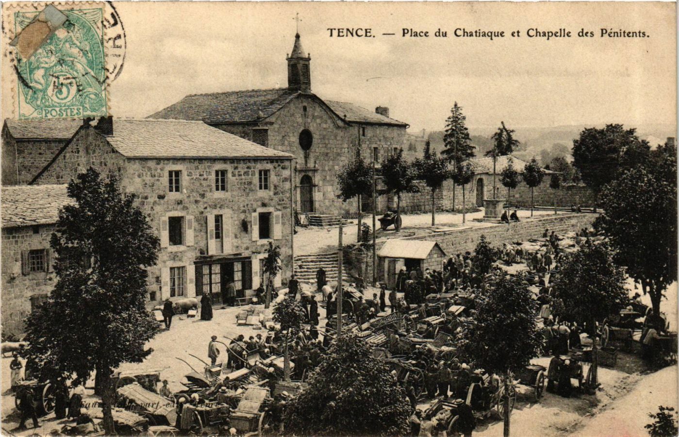 Tence - Place du Chatiaue et Chapelle des Penitents à Tence - Cartorum