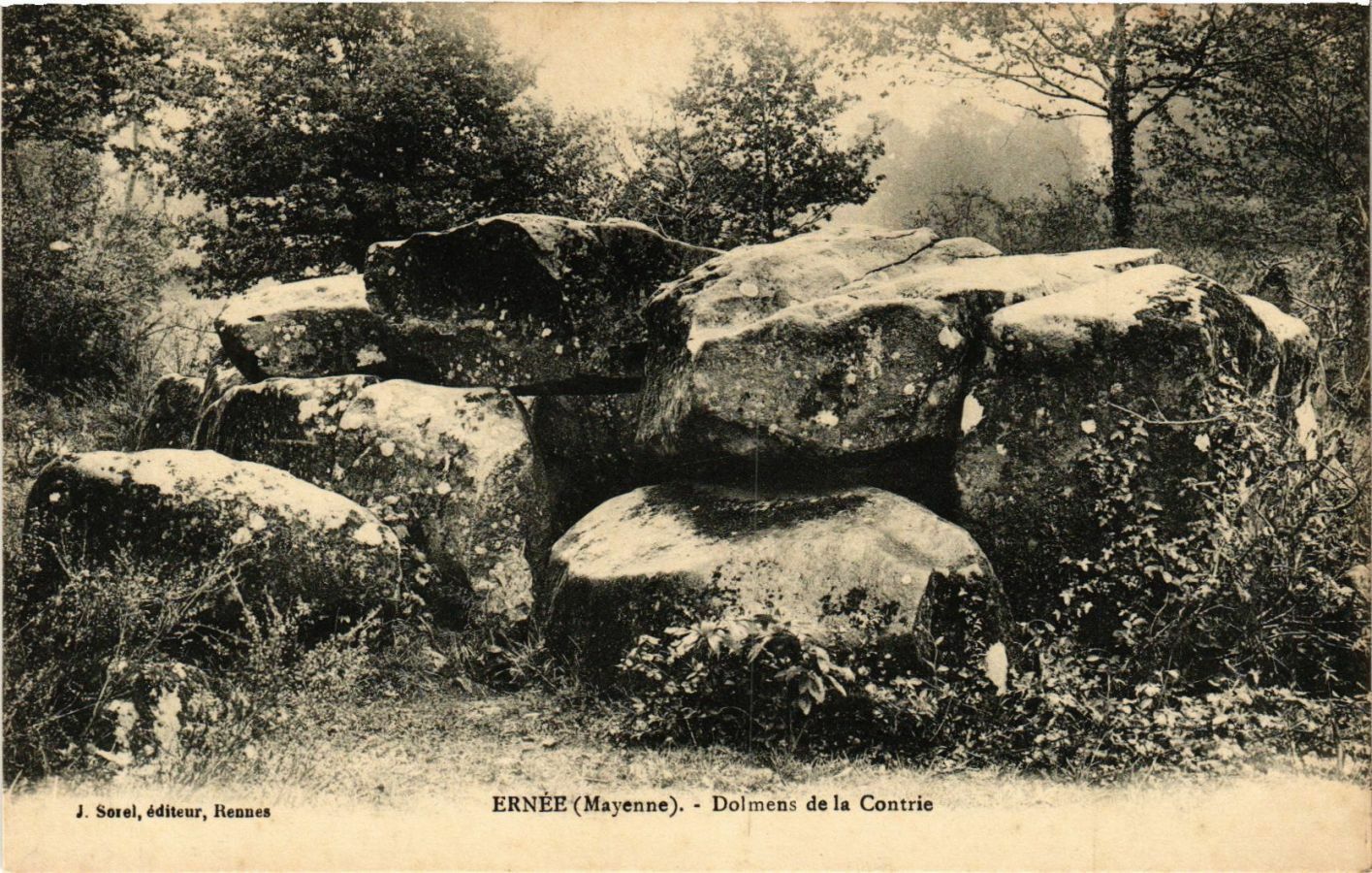 Ernee - Dolmens de la Contrie à Ernée - Cartorum